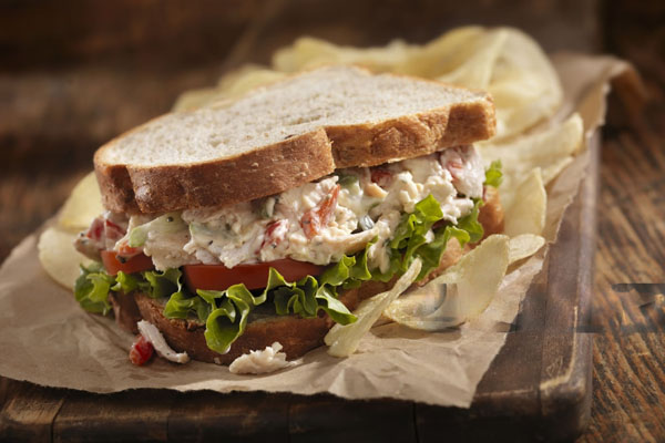 PUTTERHAM GRILLE | 1012 W Roxbury Pkwy, Chestnut Hill, MA 02467